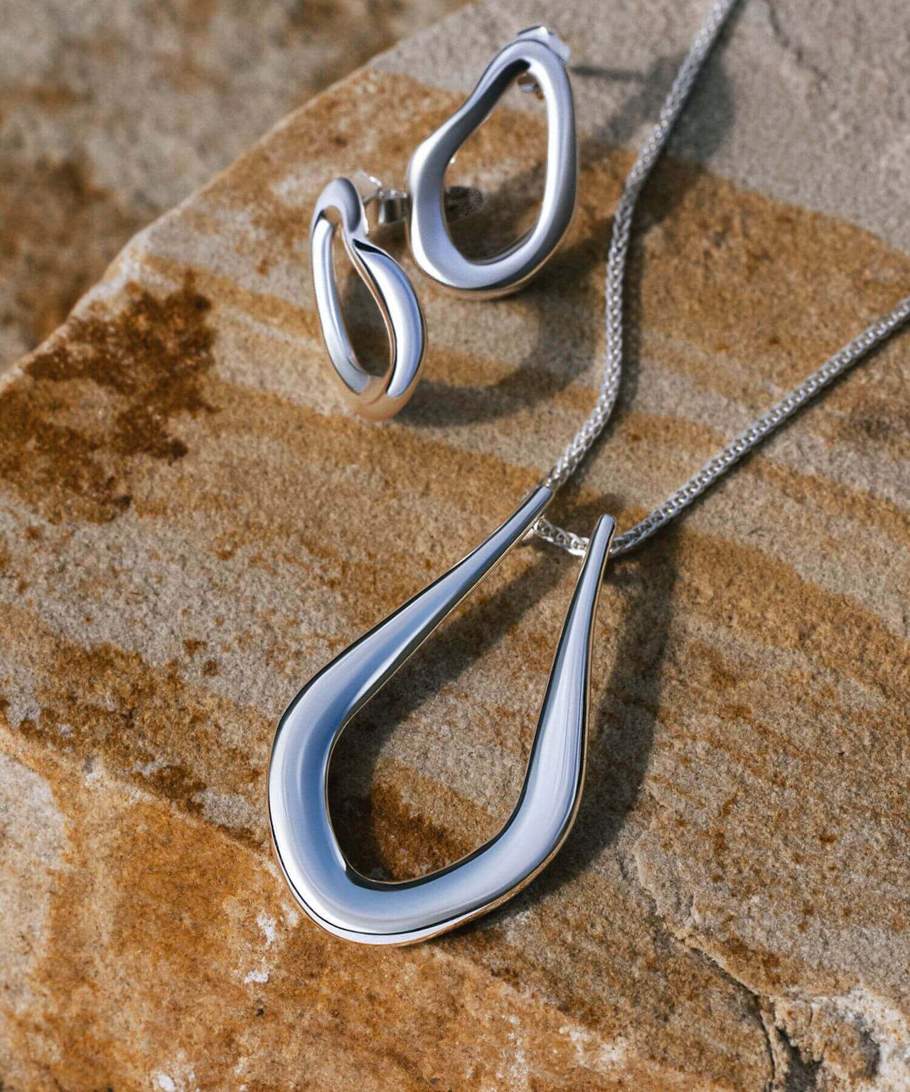 Vesta Ring Keeper – Graceful & Versatile | Pixie Wing™